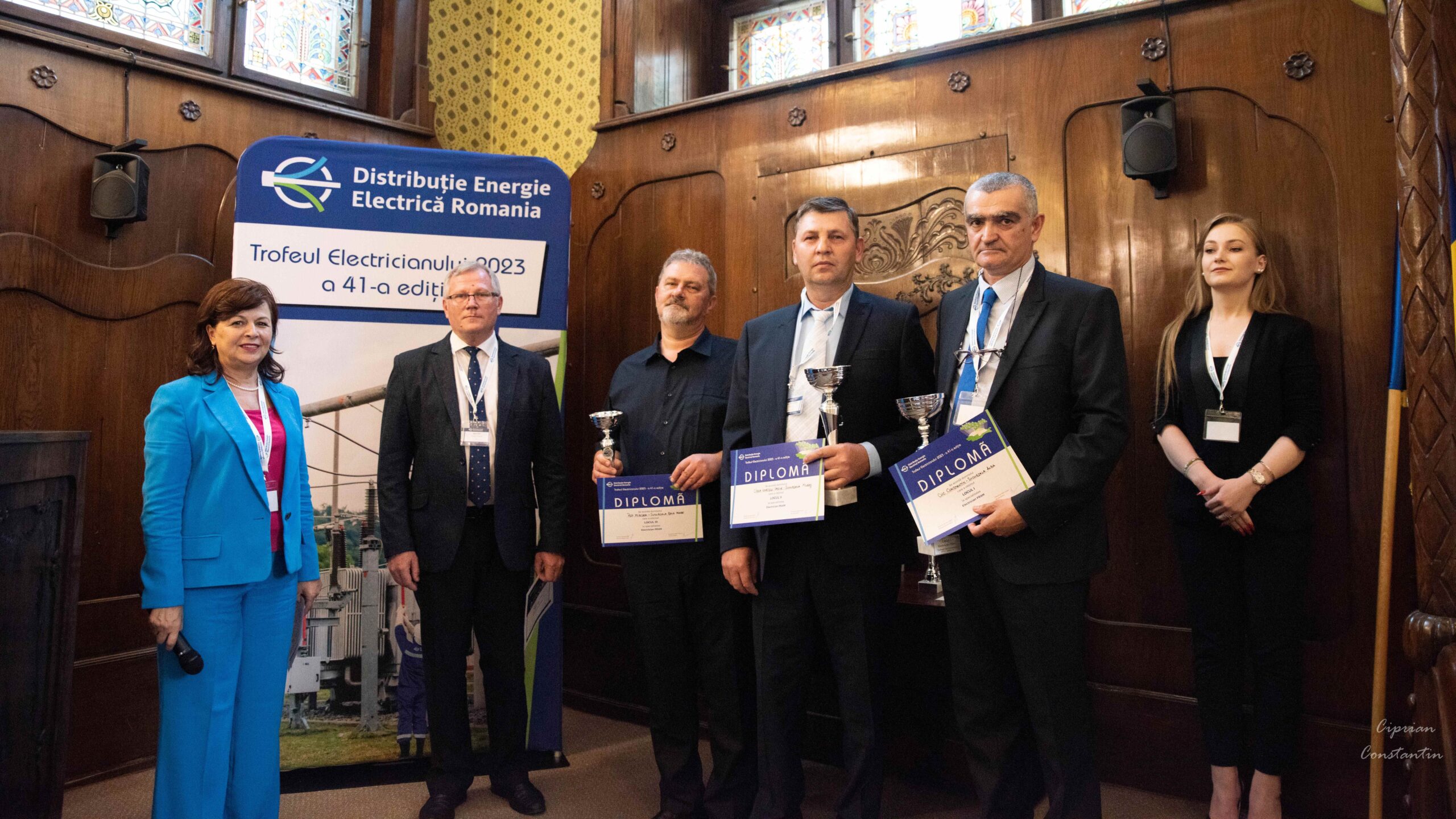 Specialiștii DEER - Distribuție Energie Electrică Romania